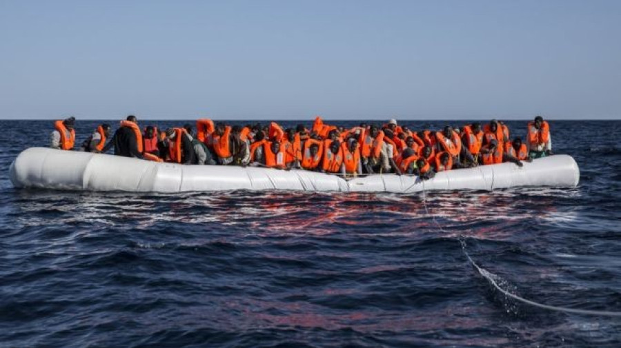 90 migrants feared dead as boat capsizes off Libya